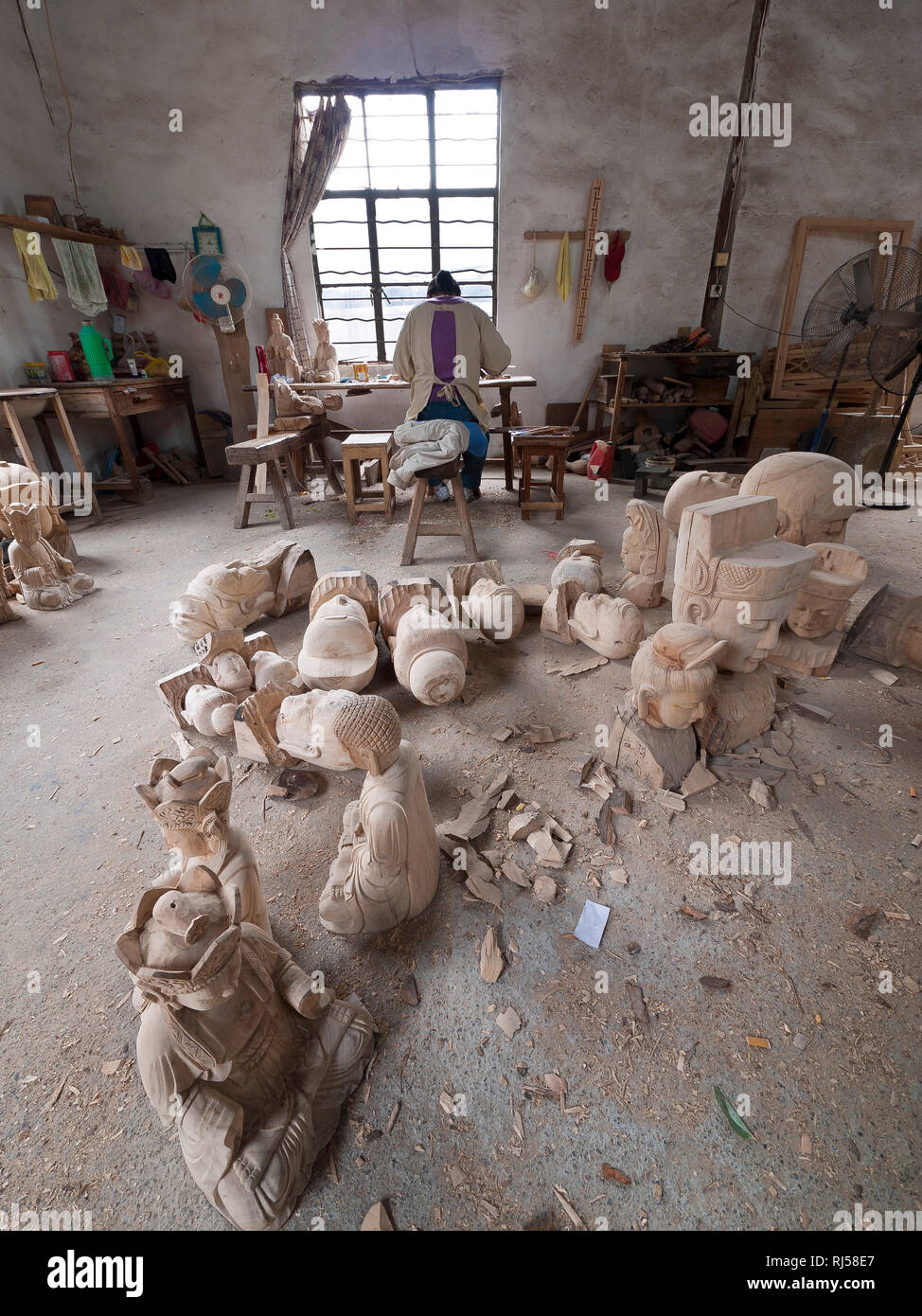 Handicrafts workshop china hi-res stock photography and images - Alamy