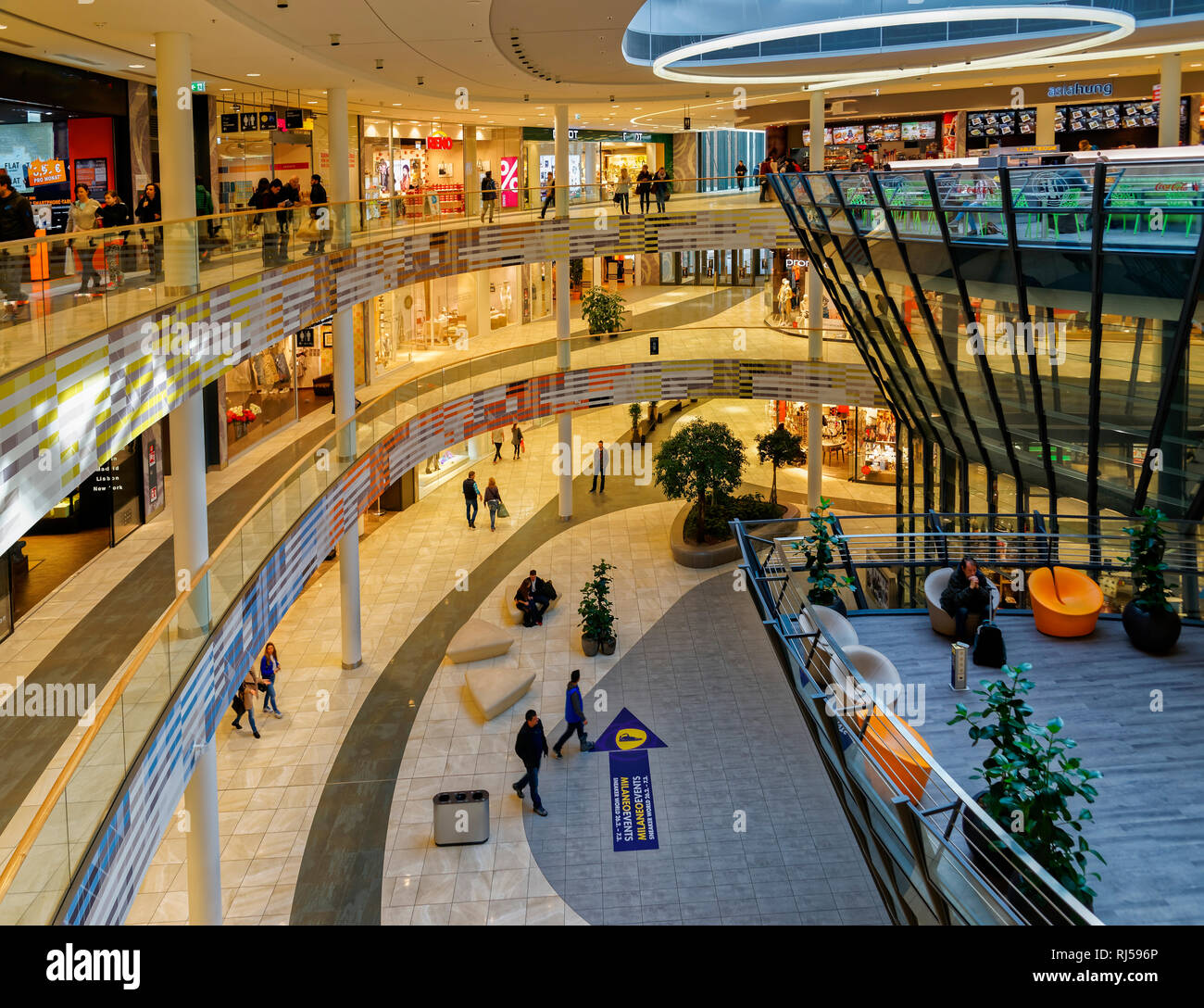 Neues Einkaufszentrum, Innenansicht von Milaneo, Stuttgart Stock Photo ...