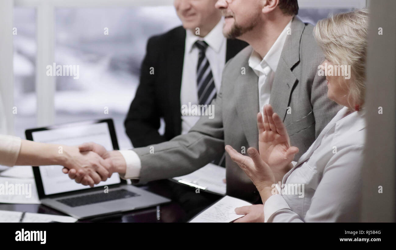 Employment handshake making good hi-res stock photography and images ...