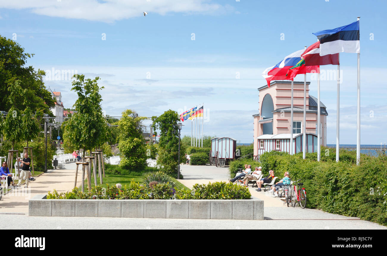 Strandpromenade mit Konzertpavillon, Bansin, Insel Usedom, Mecklenburg ...