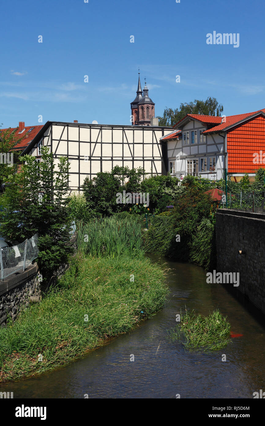 Goettingen : Leinekanal, Fachwerkbauten, Sankt Johannis Kirche Stock ...