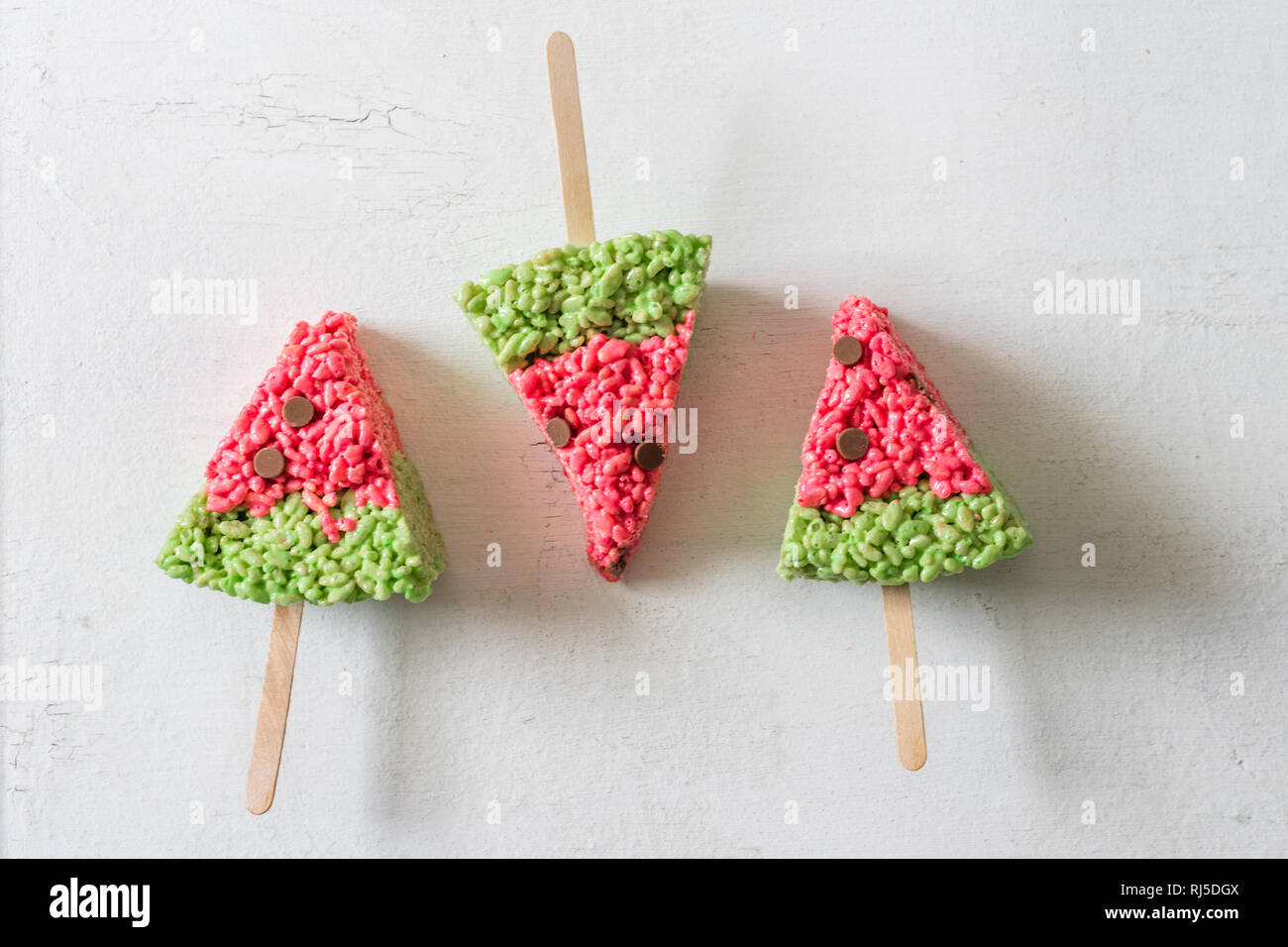 Rice krispie cake hi-res stock photography and images - Alamy