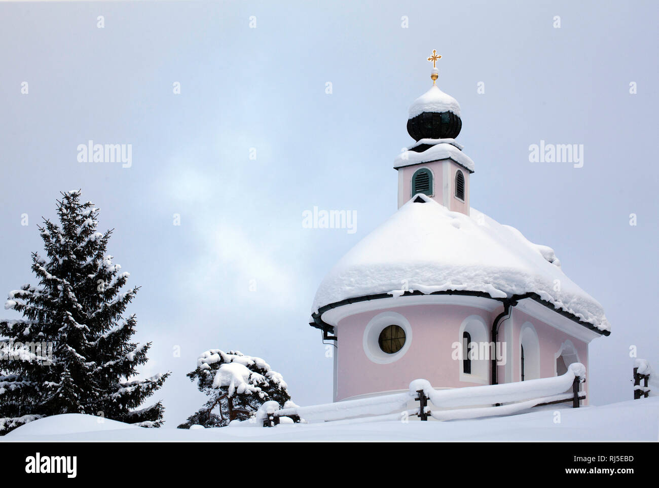 Kapelle Maria Königin im Winter Stock Photo - Alamy