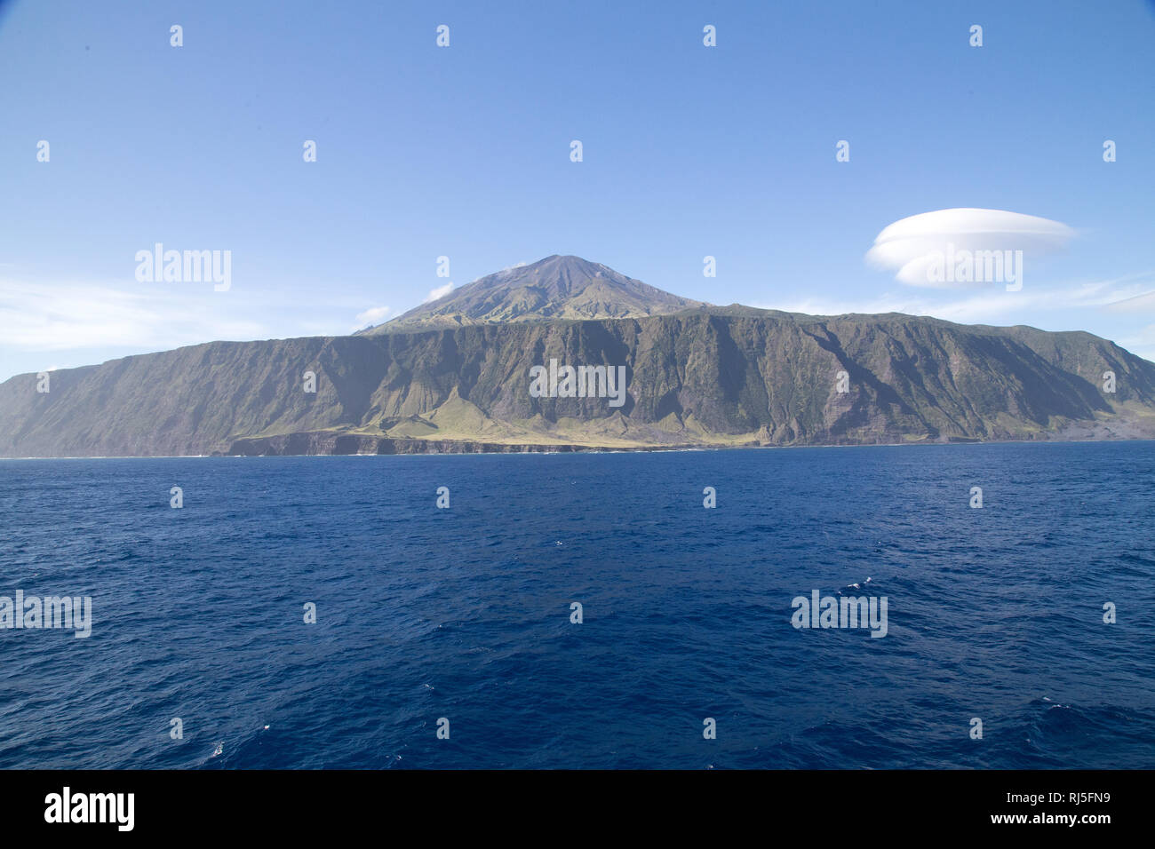 Tristan da cunha volcanic beach hi-res stock photography and images - Alamy