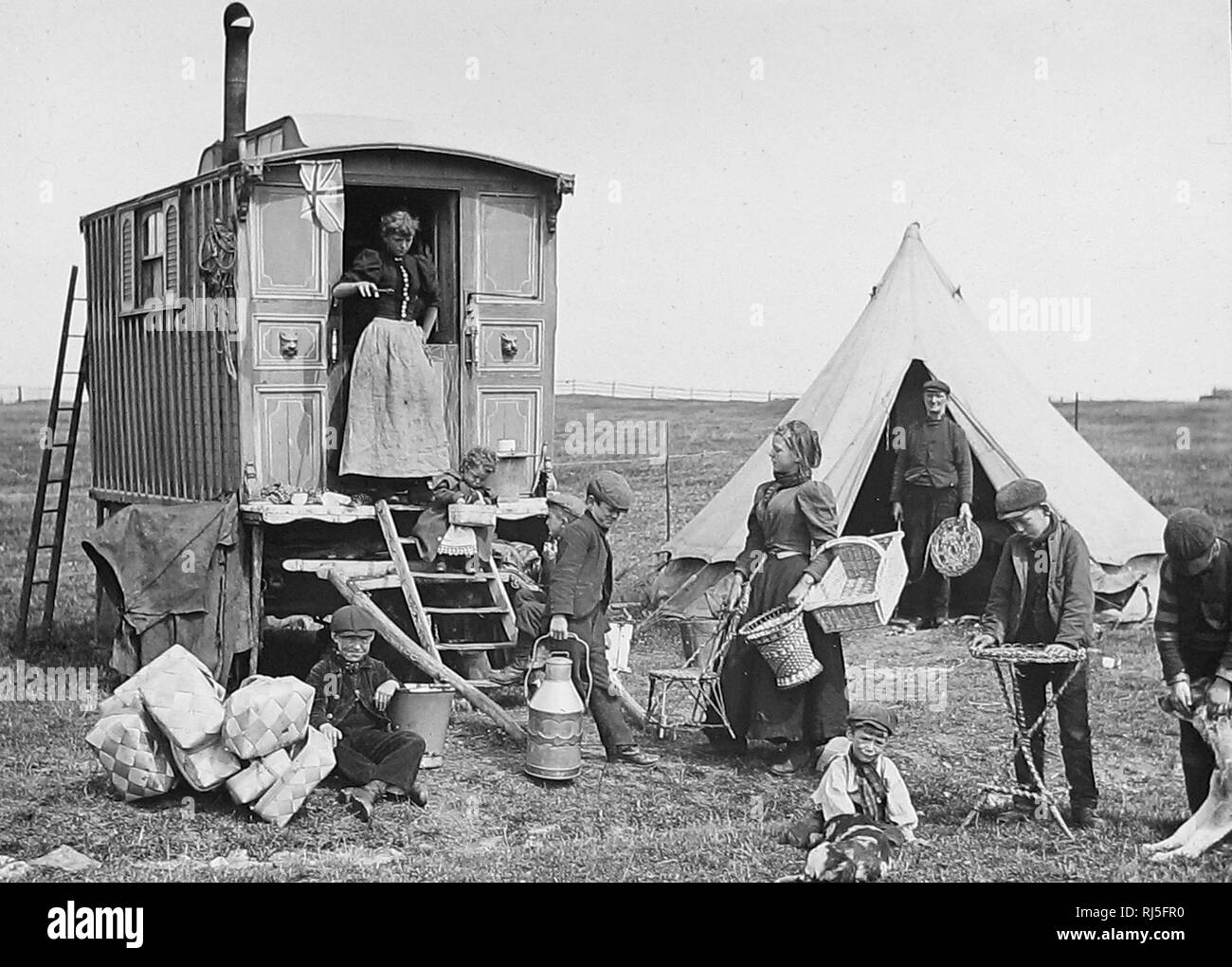 Gypsy caravan Black and White Stock Photos & Images - Alamy