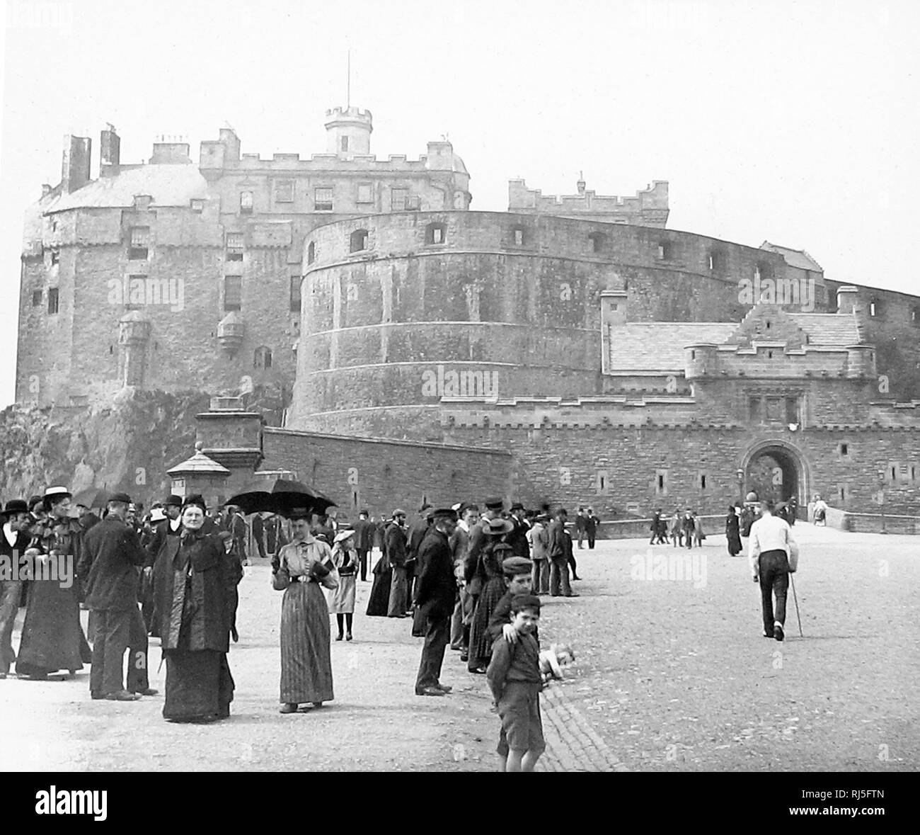 Old edinburgh castle Black and White Stock Photos & Images - Alamy