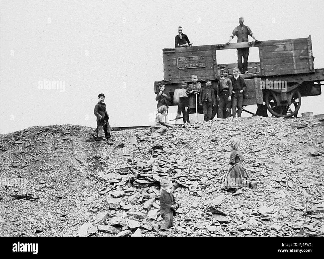 Coal mining 1700s or 1800s Black and White Stock Photos & Images - Alamy