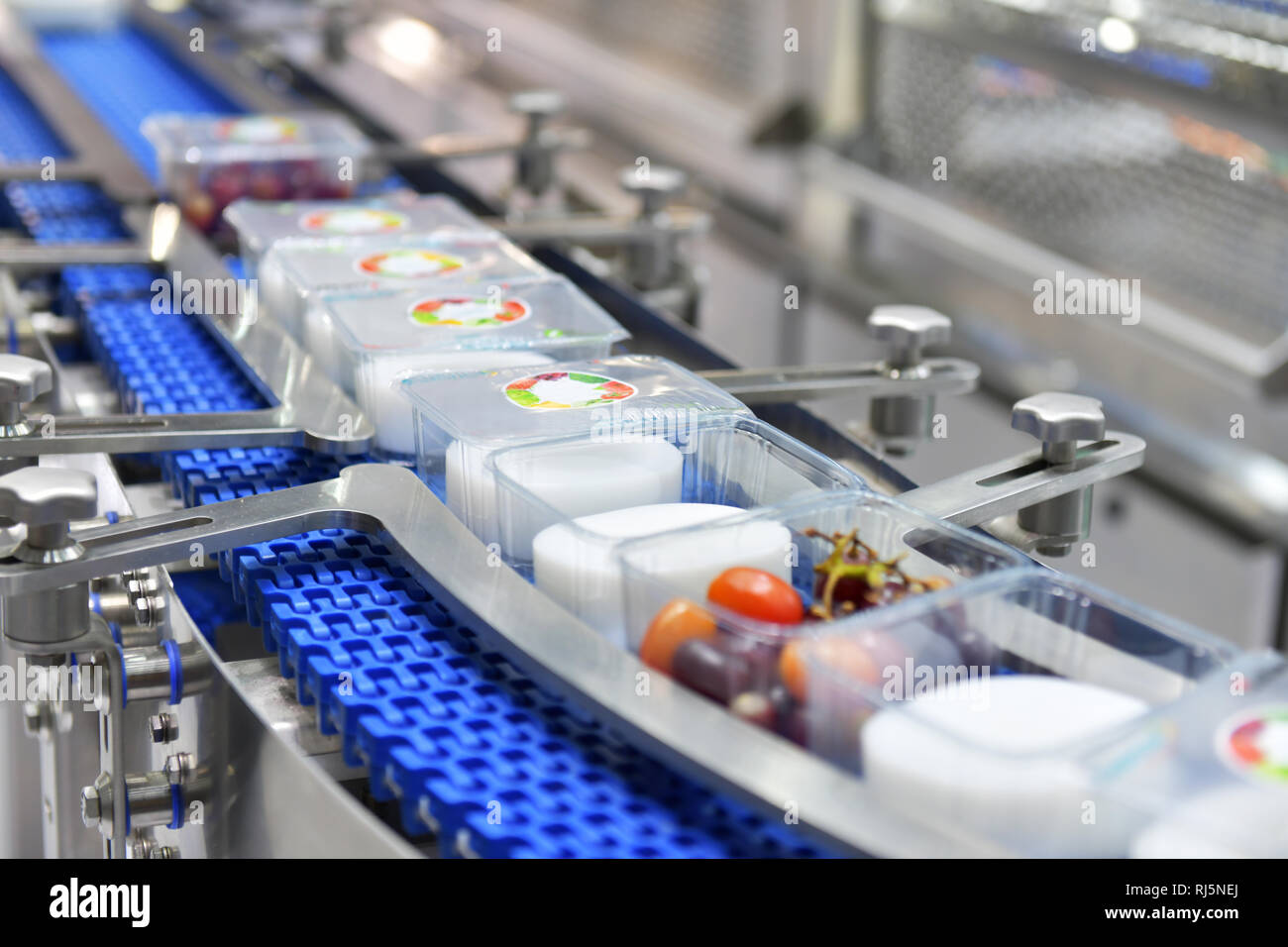 Conveyor systems hi-res stock photography and images - Alamy