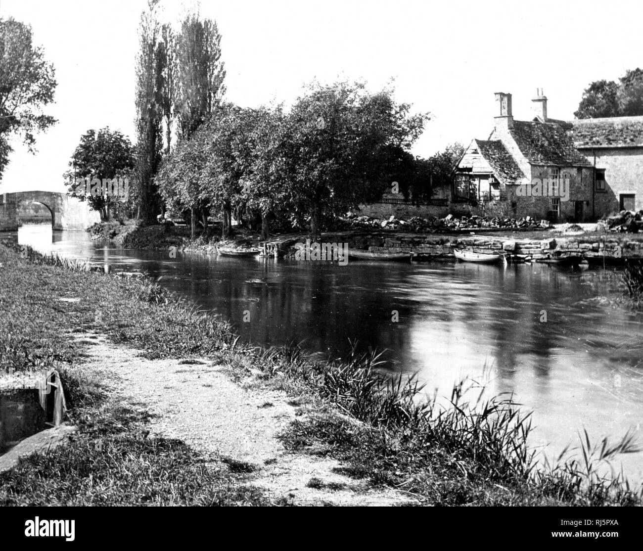 Radcot thames hi-res stock photography and images - Alamy