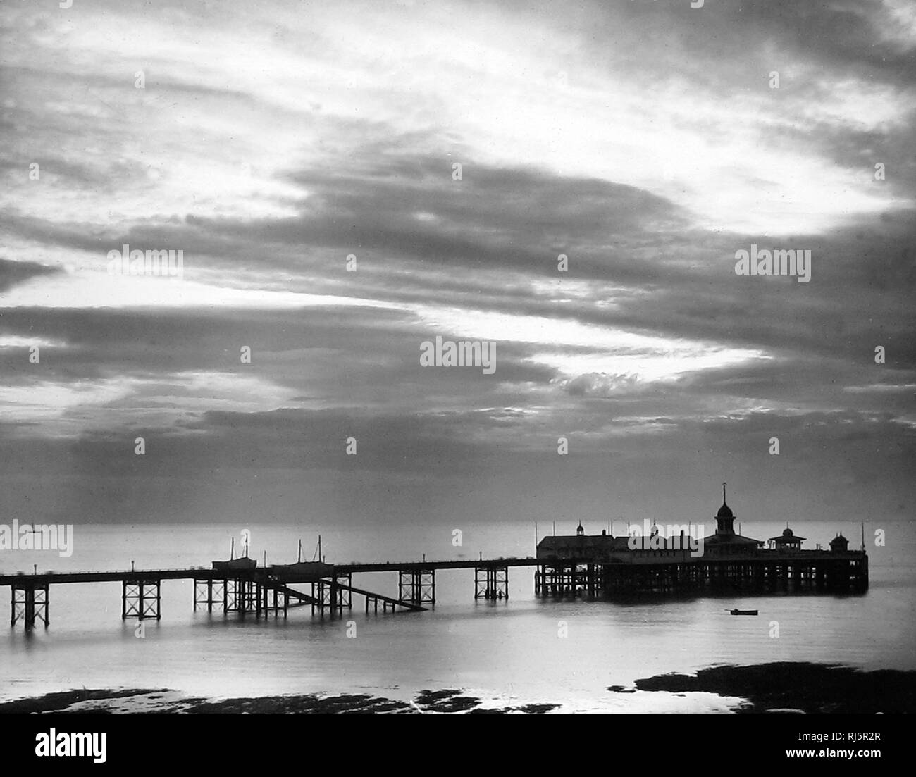 Margate and pier hi-res stock photography and images - Alamy