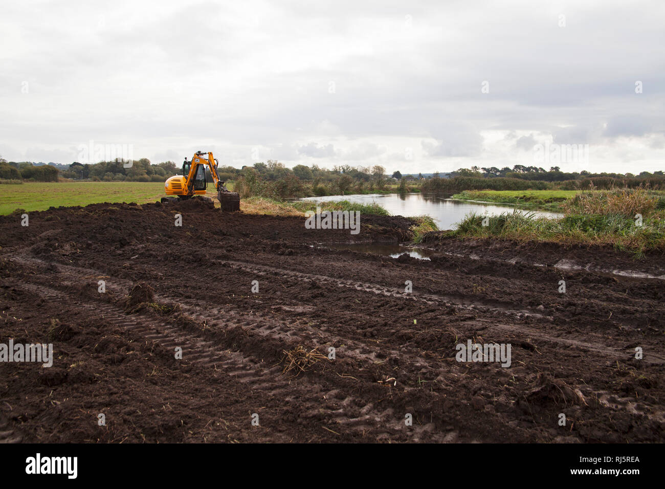 Creating slack water areas beside the River Avon Ringwood Hampshire ...