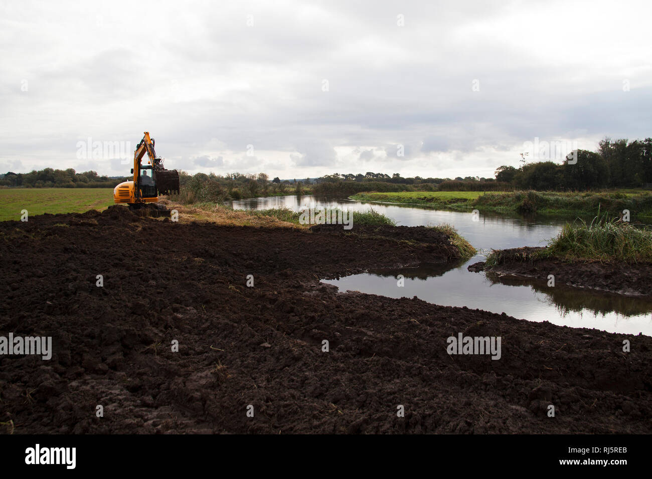 Creating slack water areas beside the River Avon Ringwood Hampshire ...