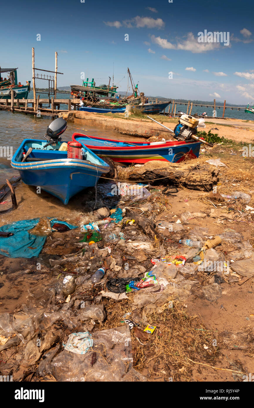 Littered river hi-res stock photography and images - Alamy