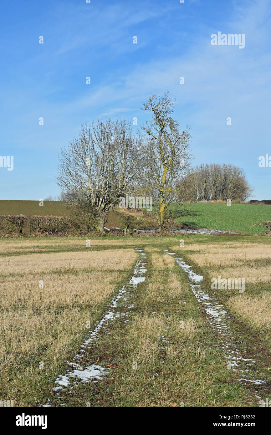 Heart of England Way Walking path from Broad Campden to Chipping ...