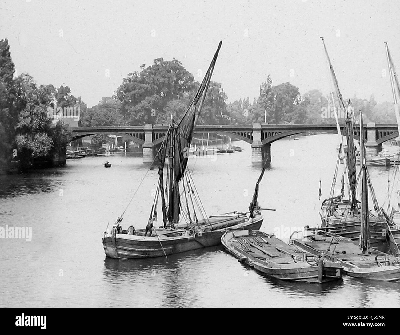 Thames barges hi-res stock photography and images - Alamy