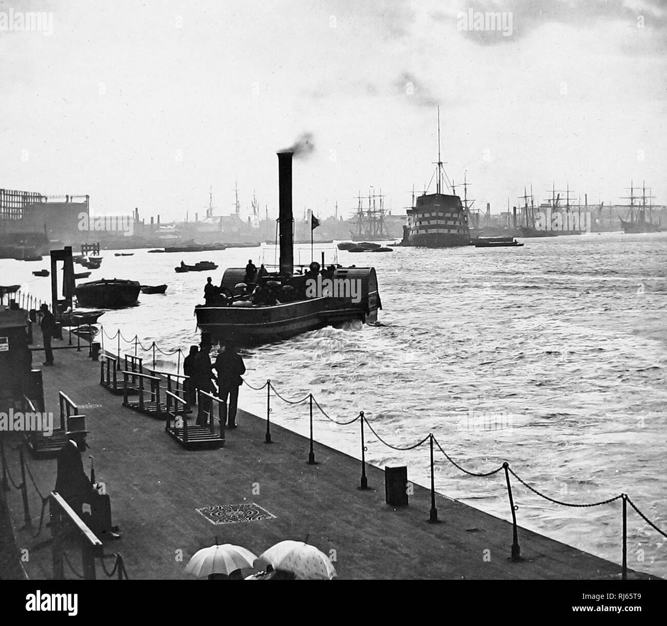 Old pier river thames hi-res stock photography and images - Alamy