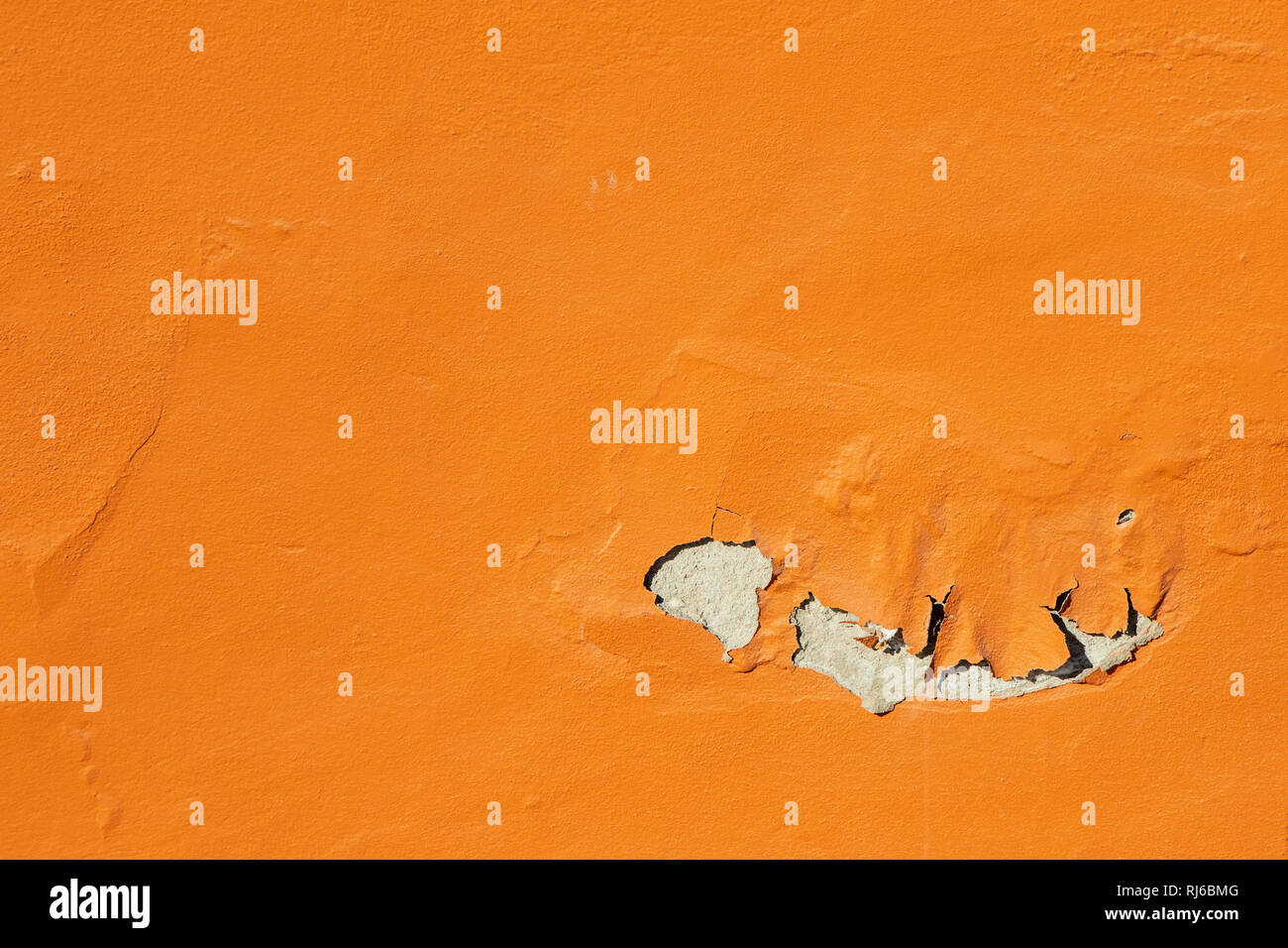 Paint peeling off the wall background texture Stock Photo - Alamy