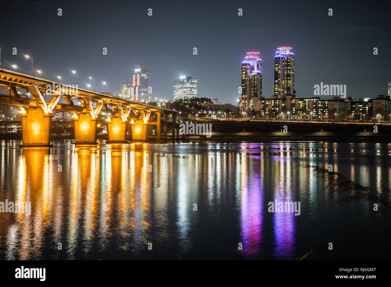 Hangang river night view Stock Photo - Alamy