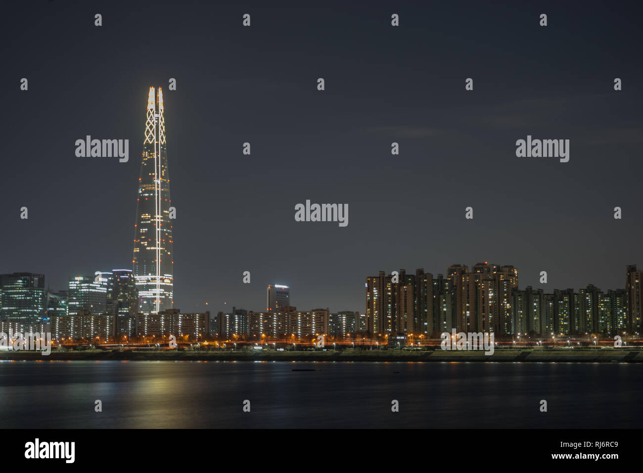 Hangang river night view Stock Photo - Alamy