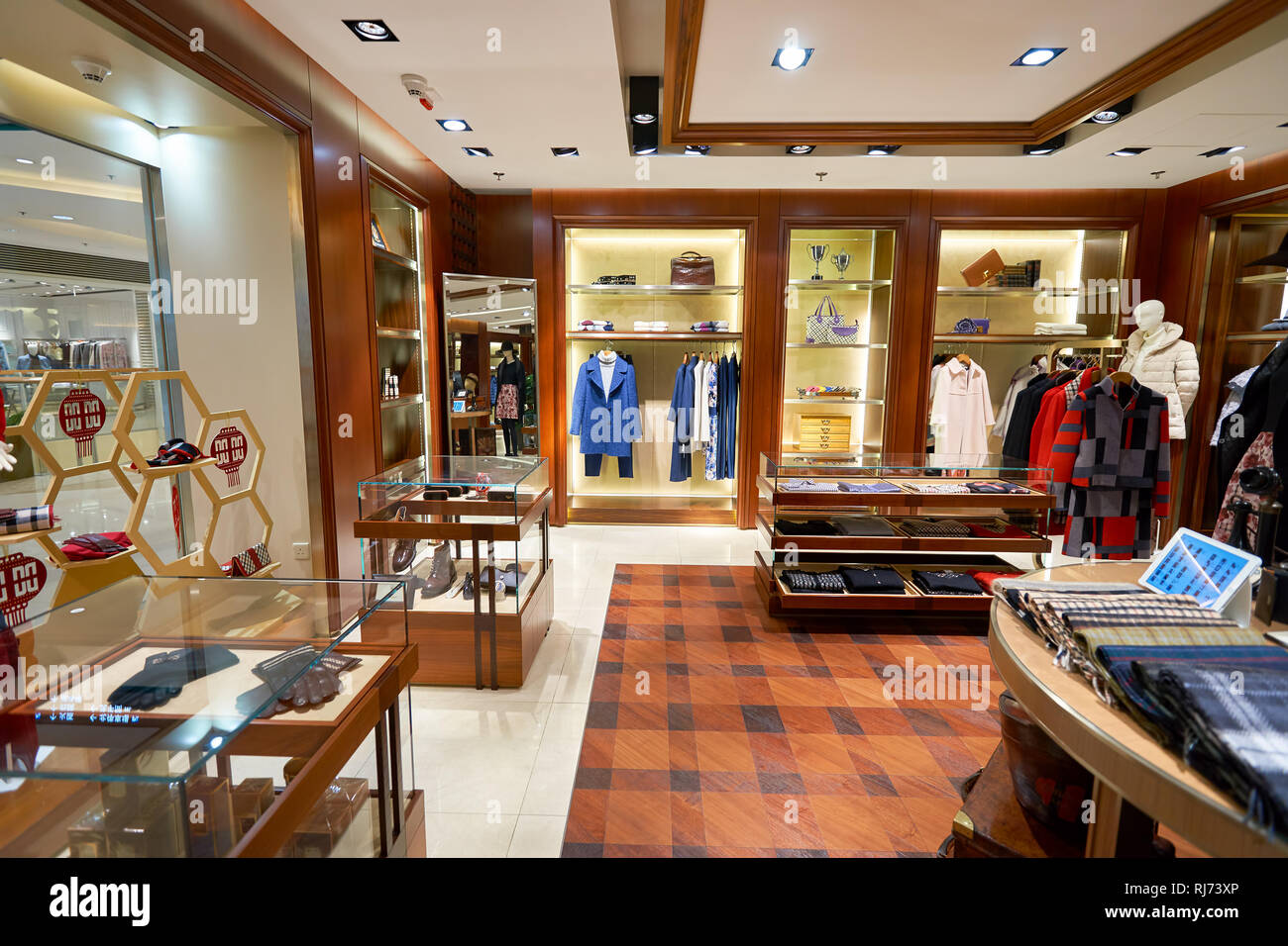 Daks store hi-res stock photography and images - Alamy