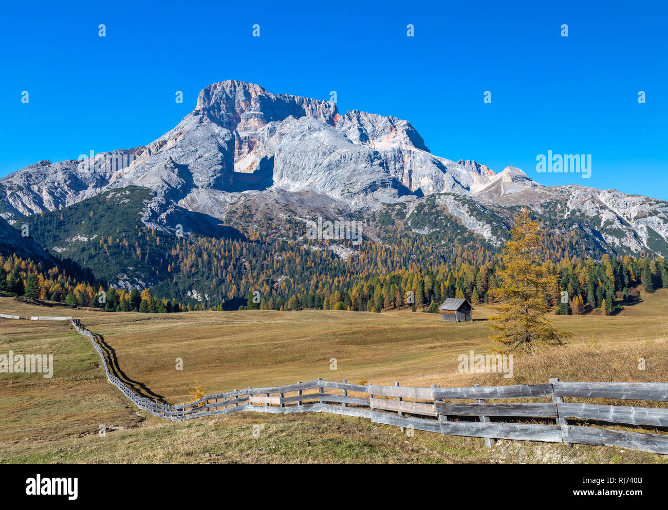 View over Prato Piazza on Mount Croda Rossa, Dolomites, South Tyrol ...