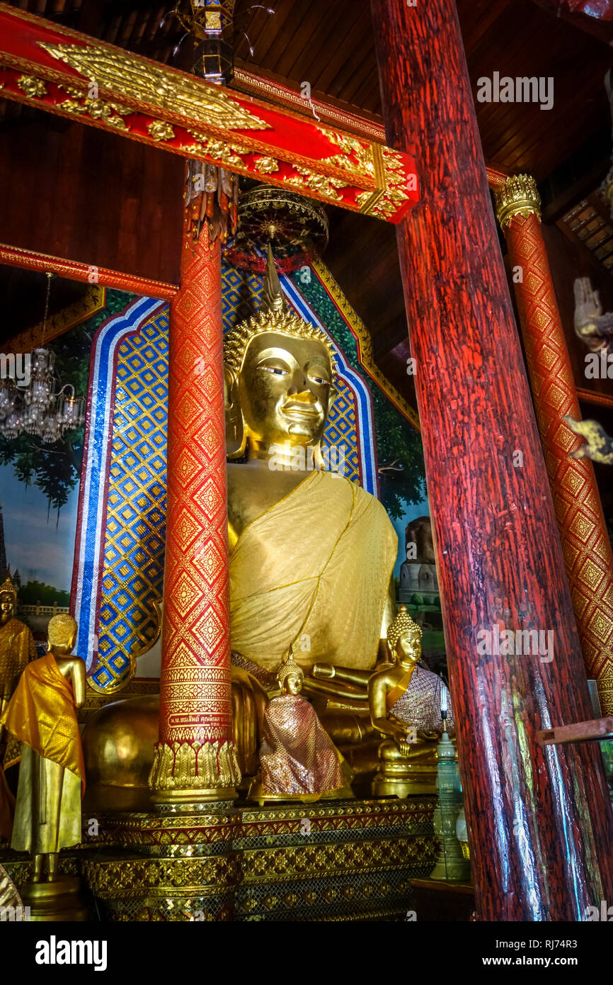 Wat chomphu golden temple hi-res stock photography and images - Alamy