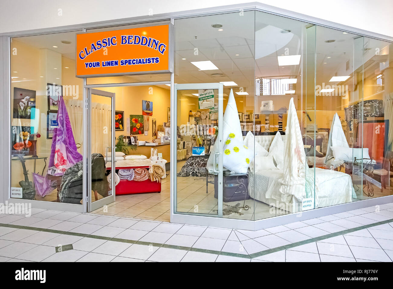 Bedding display retail store hi-res stock photography and images - Alamy