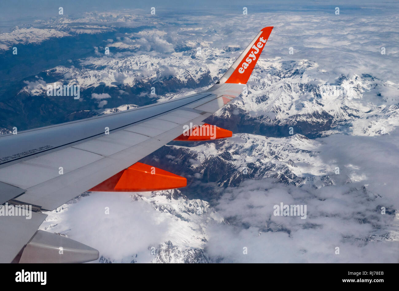 Easyjet aircraft logo hi-res stock photography and images - Alamy