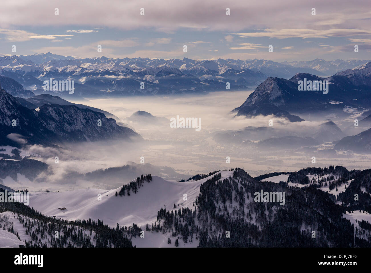 Bergkette hi-res stock photography and images - Alamy