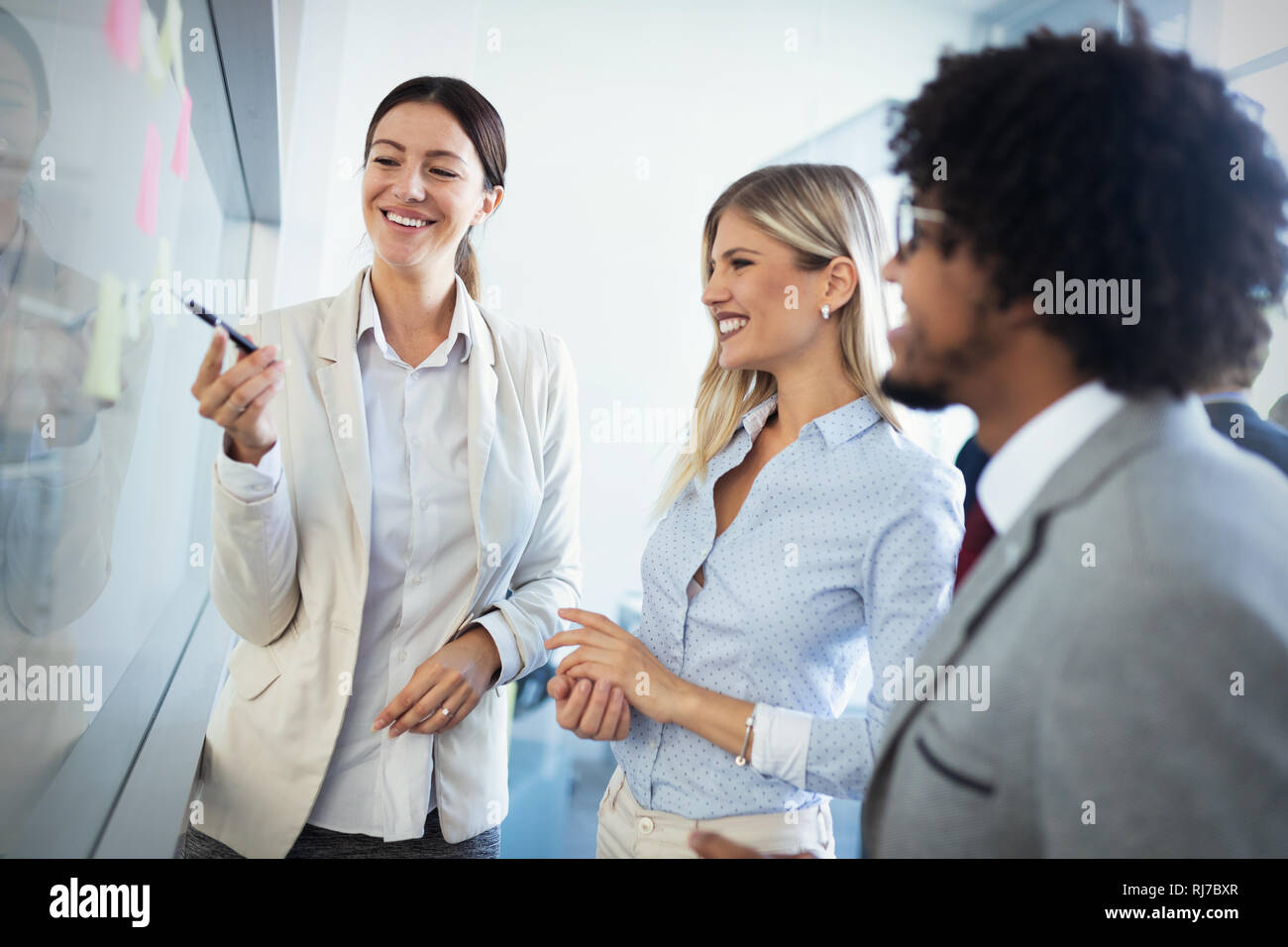 Business people working in modern hi-res stock photography and images ...