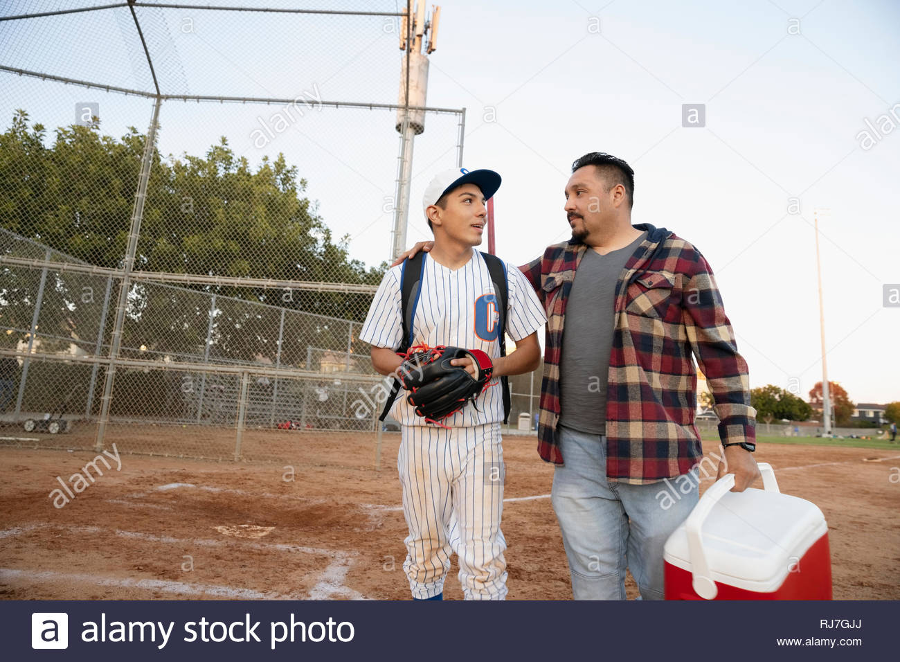 Baseball father son american hi-res stock photography and images - Alamy