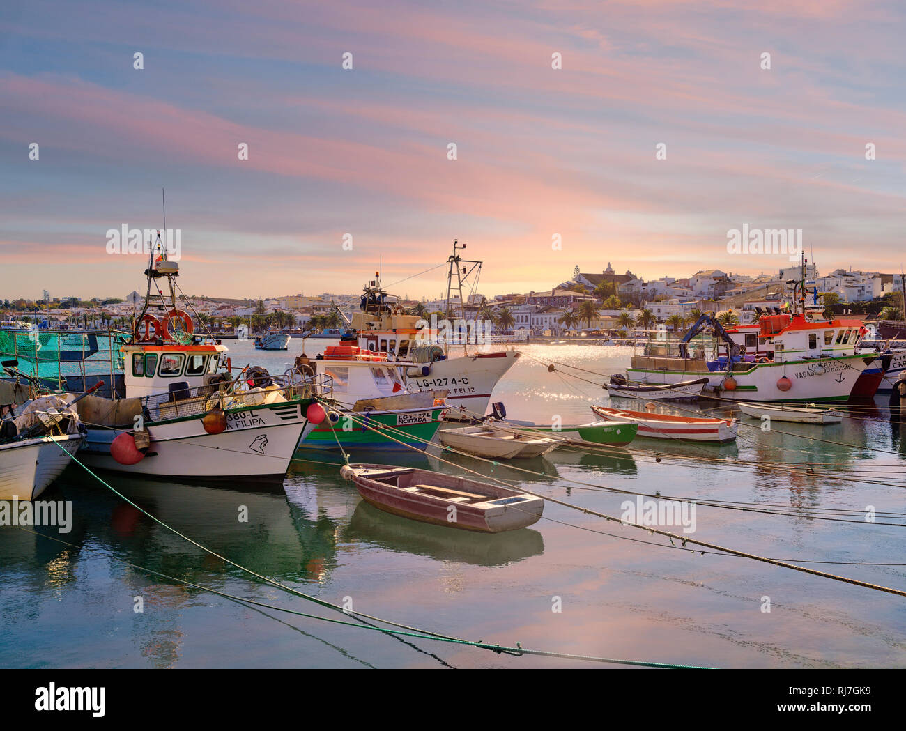 Algarve harbors hi-res stock photography and images - Alamy