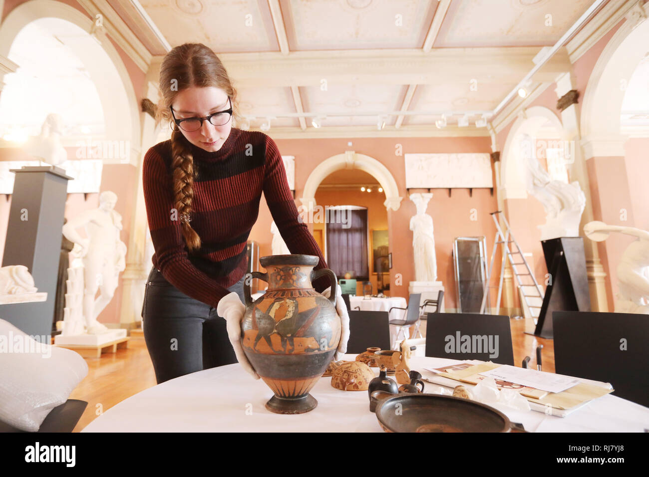 Museum curator hi-res stock photography and images - Alamy