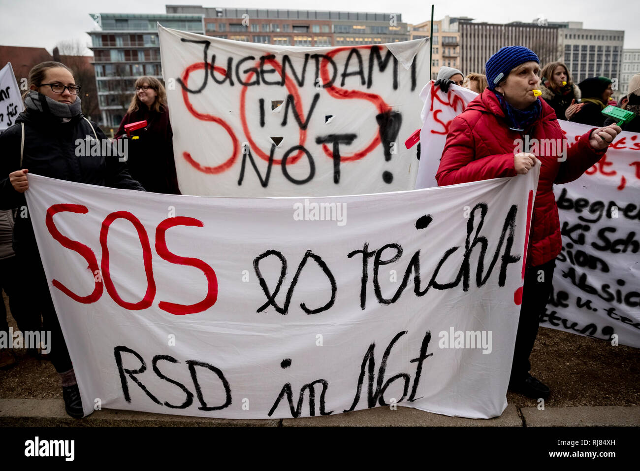 Sos dienst hi-res stock photography and images - Alamy