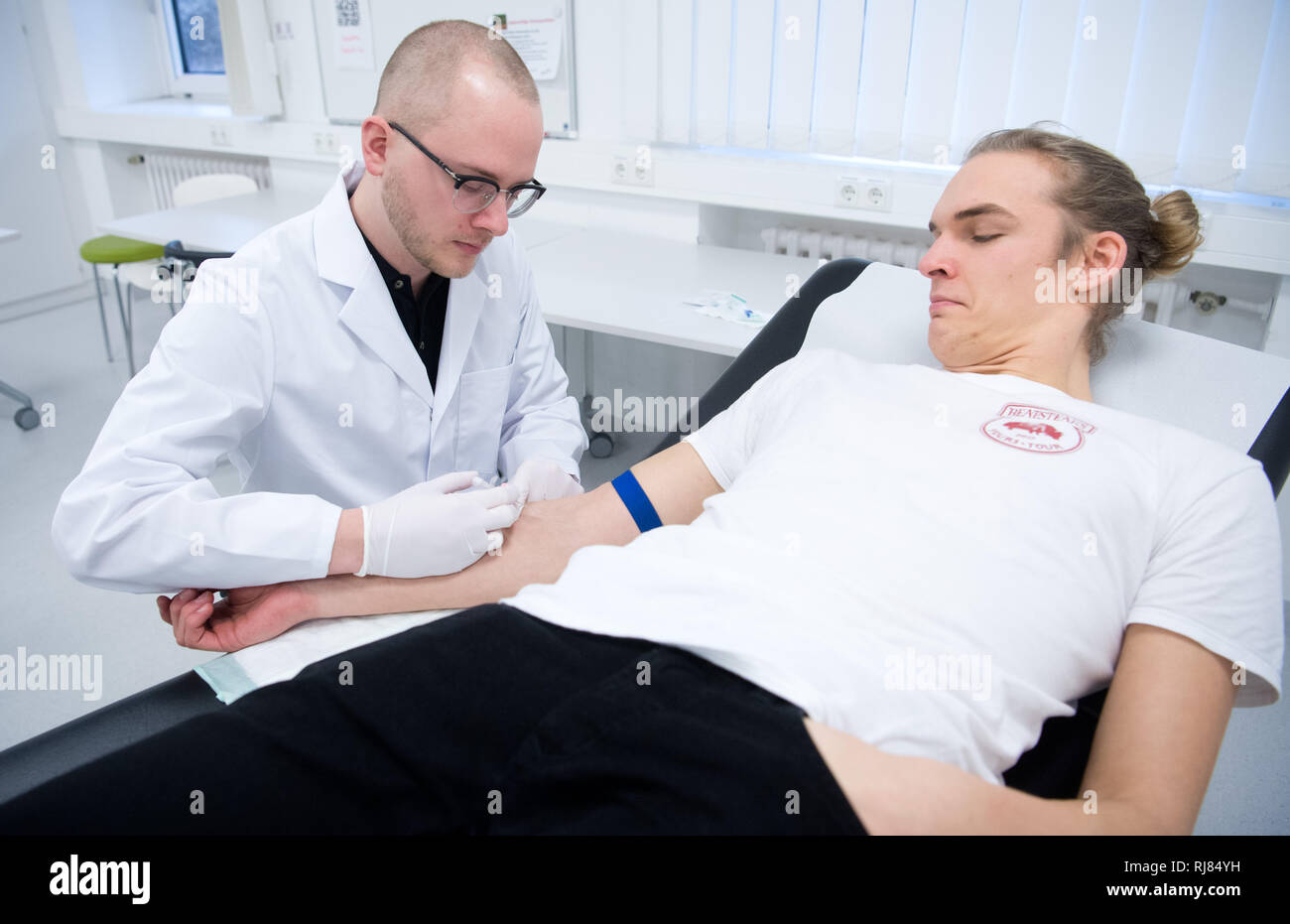 Practical lab skills hi-res stock photography and images - Alamy