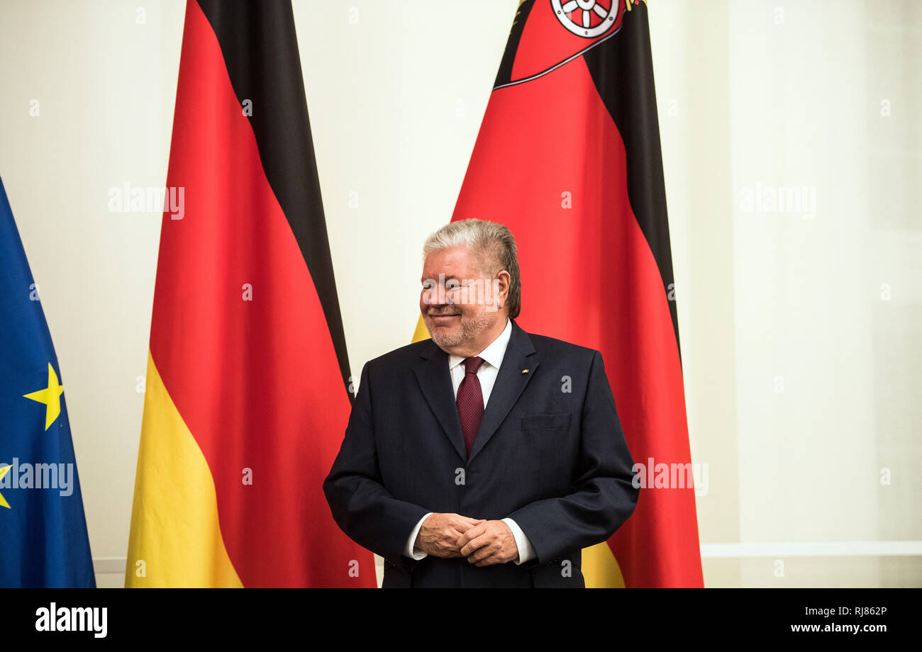 Mainz, Germany. 05th Feb, 2019. Kurt Beck (SPD), former Prime Minister ...