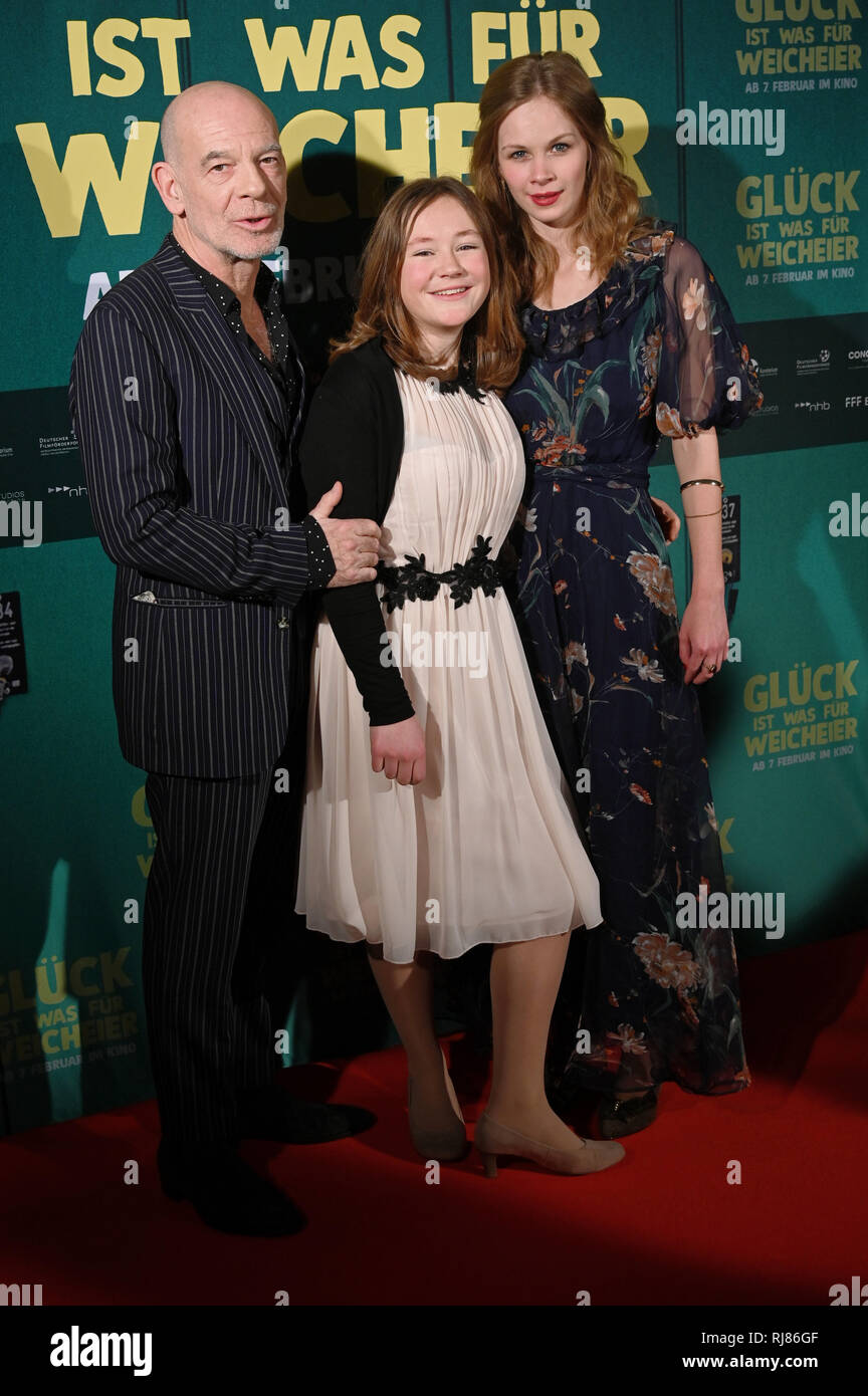 05 February 2019, North Rhine-Westphalia, Köln: The actors Martin ...