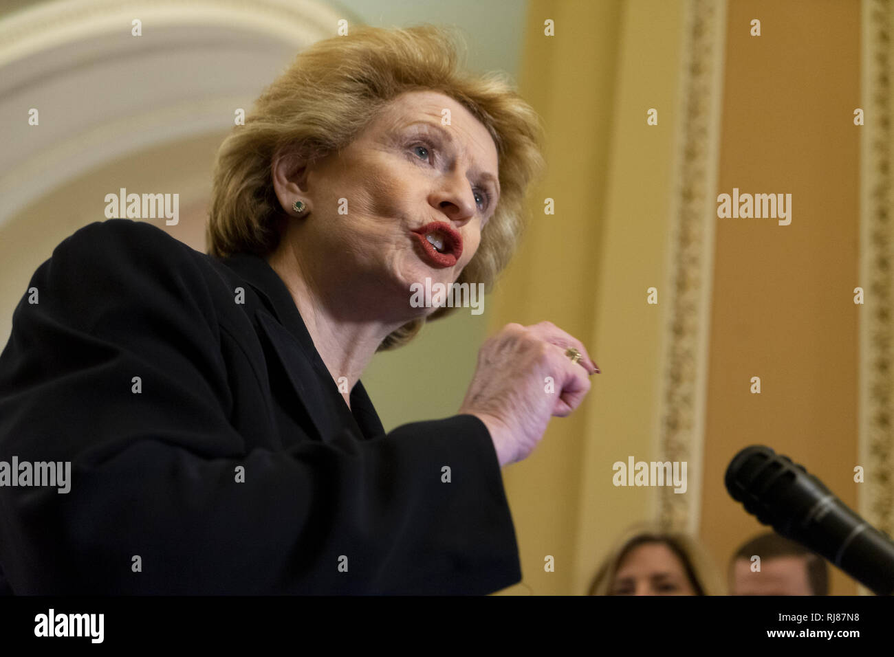 Senator debbie stabenow hi-res stock photography and images - Alamy