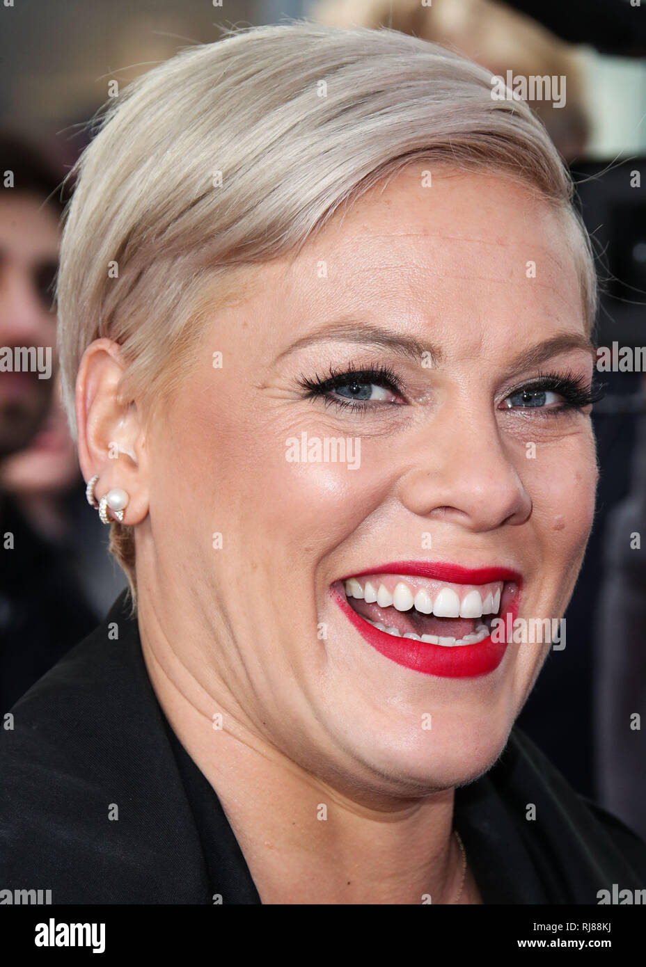 Fame ceremony star red carpet la hi-res stock photography and images ...