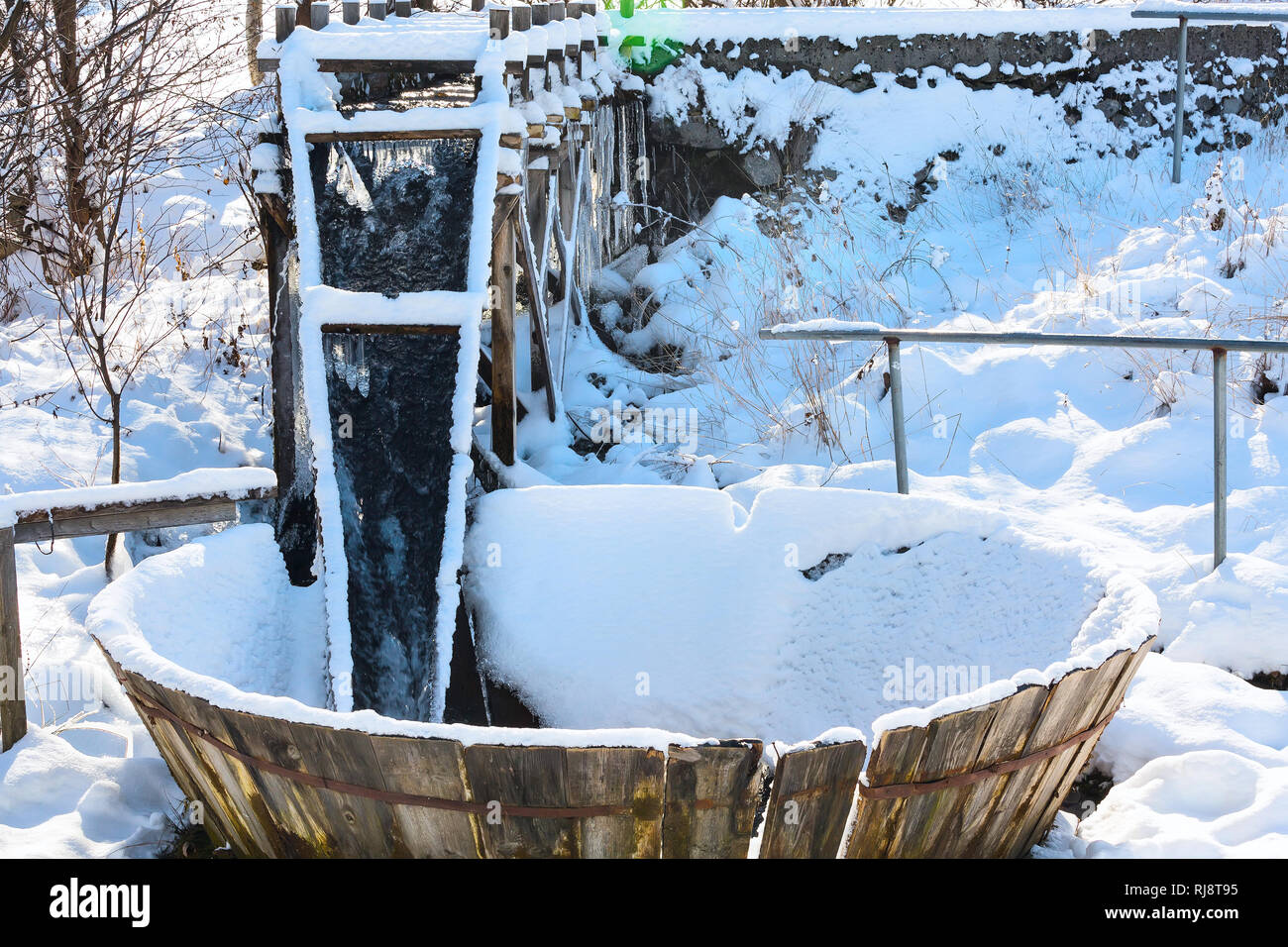 Traditional washing mashine hi-res stock photography and images - Alamy