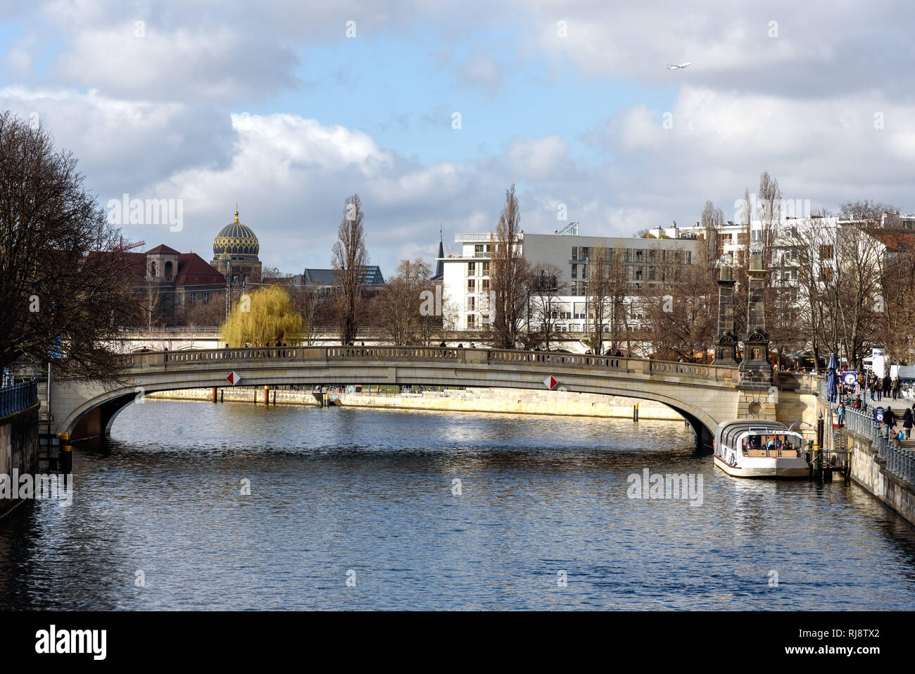 Boat tour down Spree River and Landwehr Canal Stock Photo - Alamy