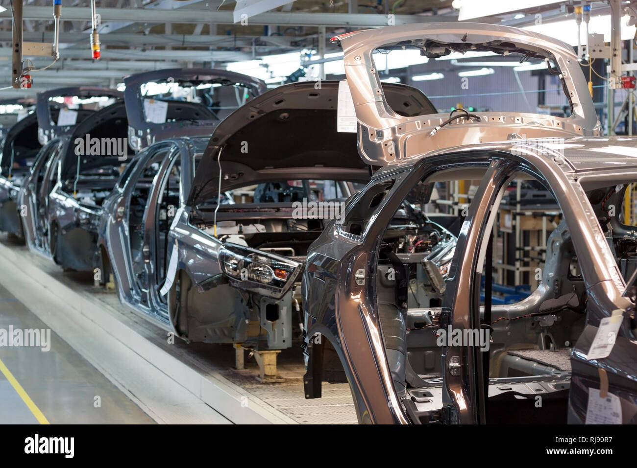 Car assembly line painting hi-res stock photography and images - Alamy