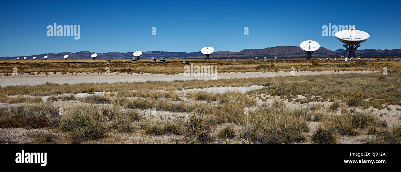 Radio astronomy antenna, dishes, at the Very Large Array, VLA, New ...