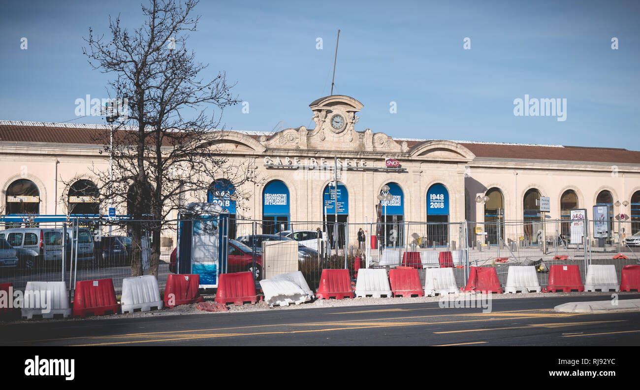 Sncf train station front building france hi-res stock photography and ...