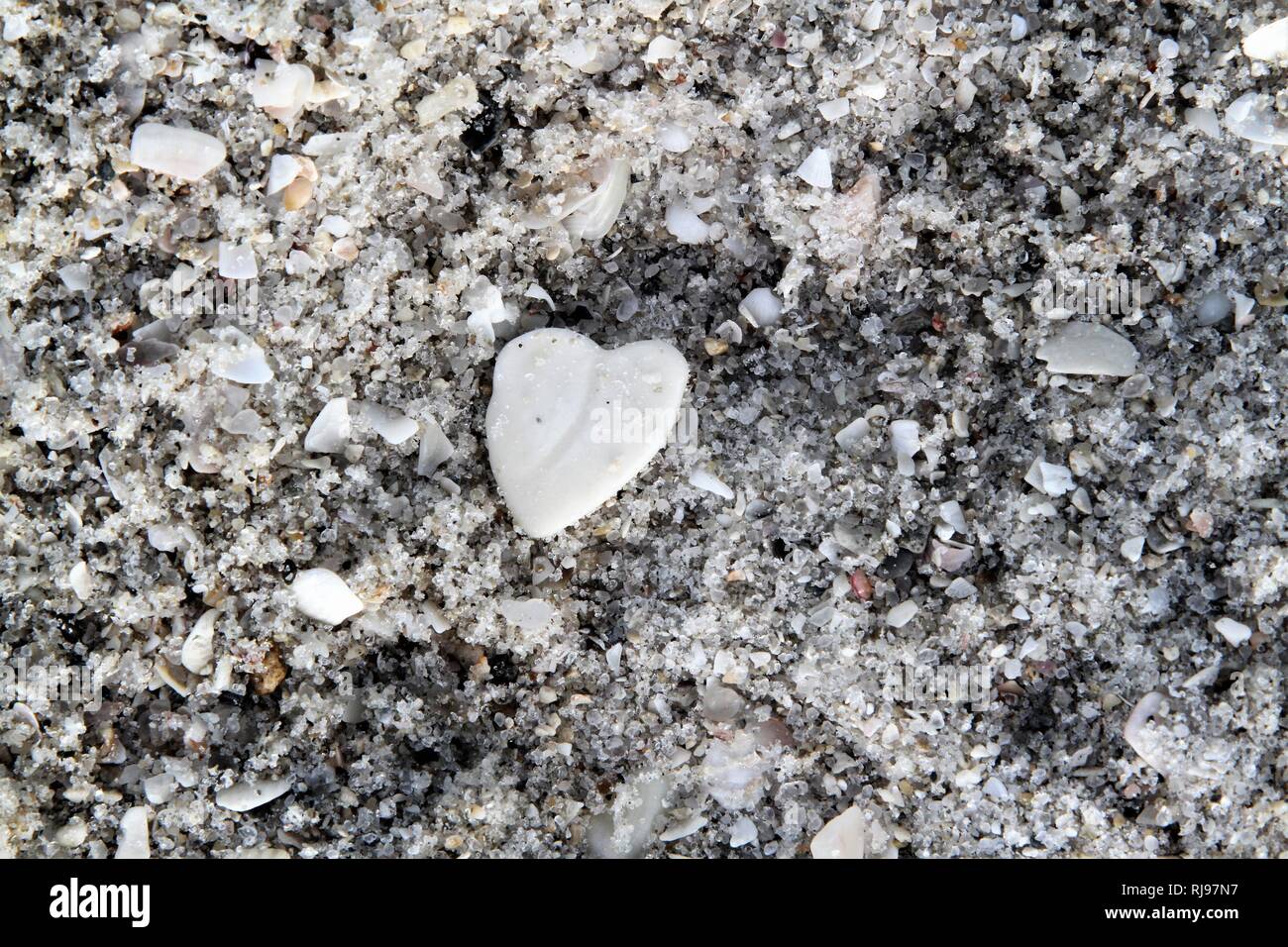 White heart stone hi-res stock photography and images - Alamy