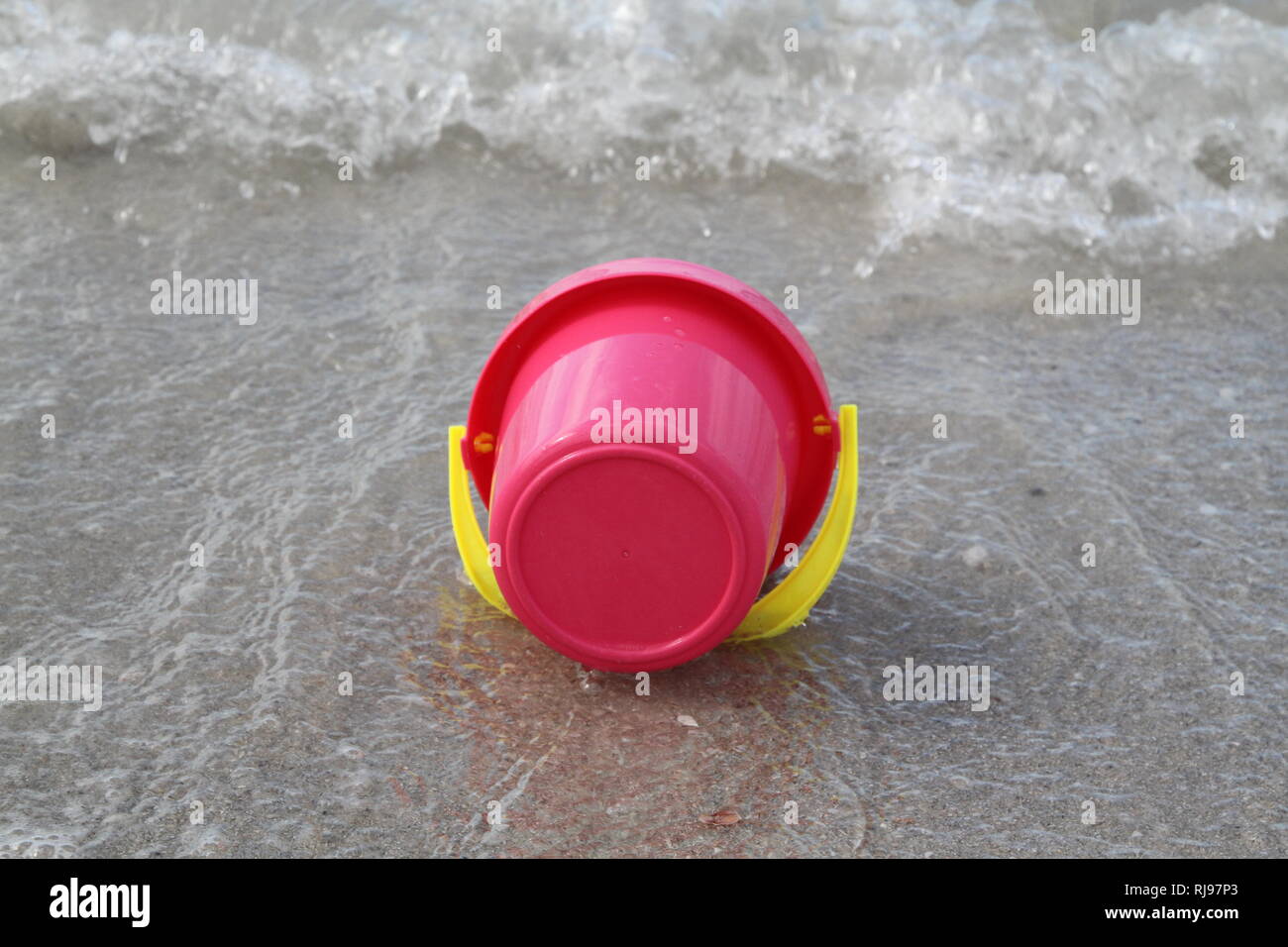 Plastic pail hi-res stock photography and images - Alamy