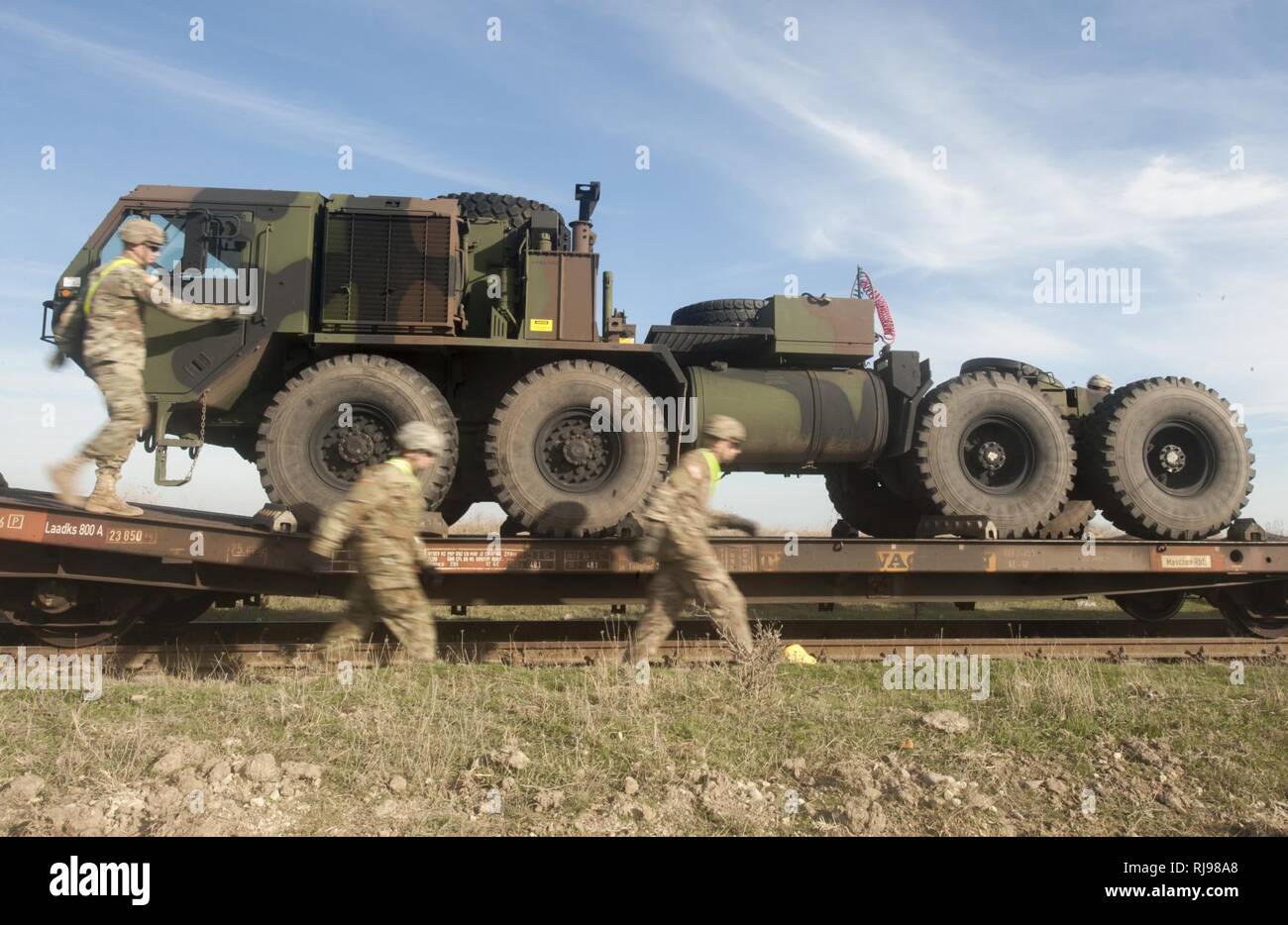 U.S. Army Soldiers, with the 5th Battalion 7th Air Defense Artillery ...