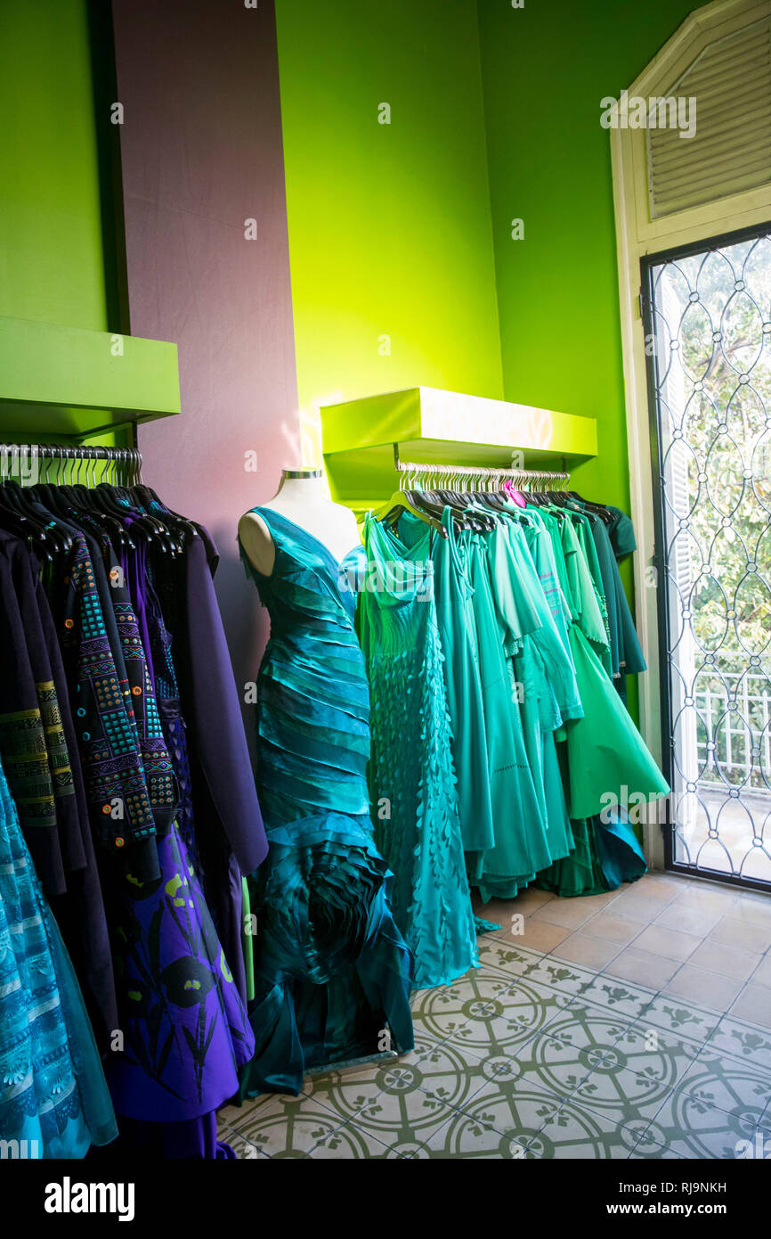 Kambodscha, Phnom Penh, Modedesignerin Romyda Keth in Ihrem Laden in ...