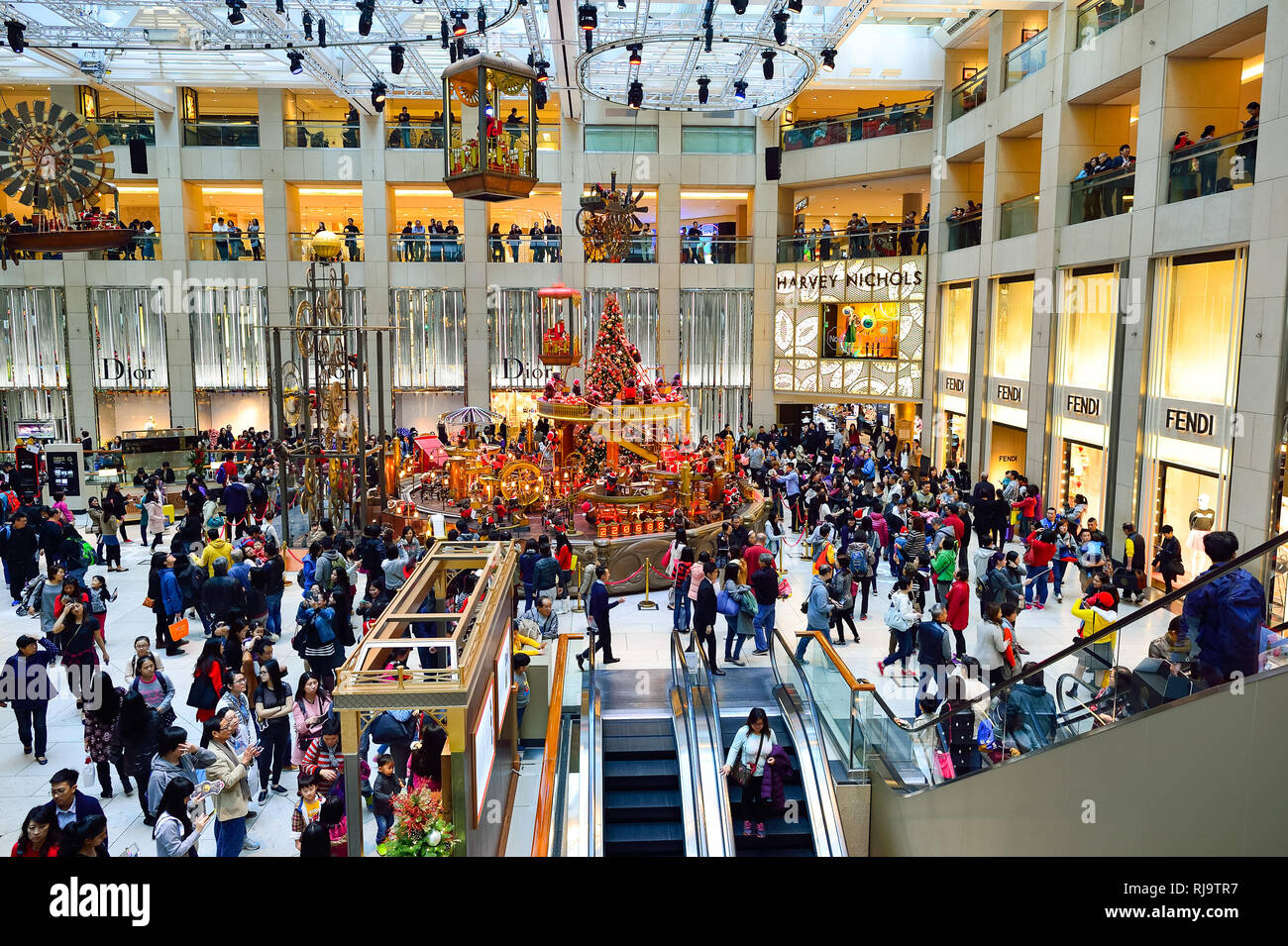 HONG KONG - DECEMBER 25, 2015: interior of the Landmark shopping mall ...