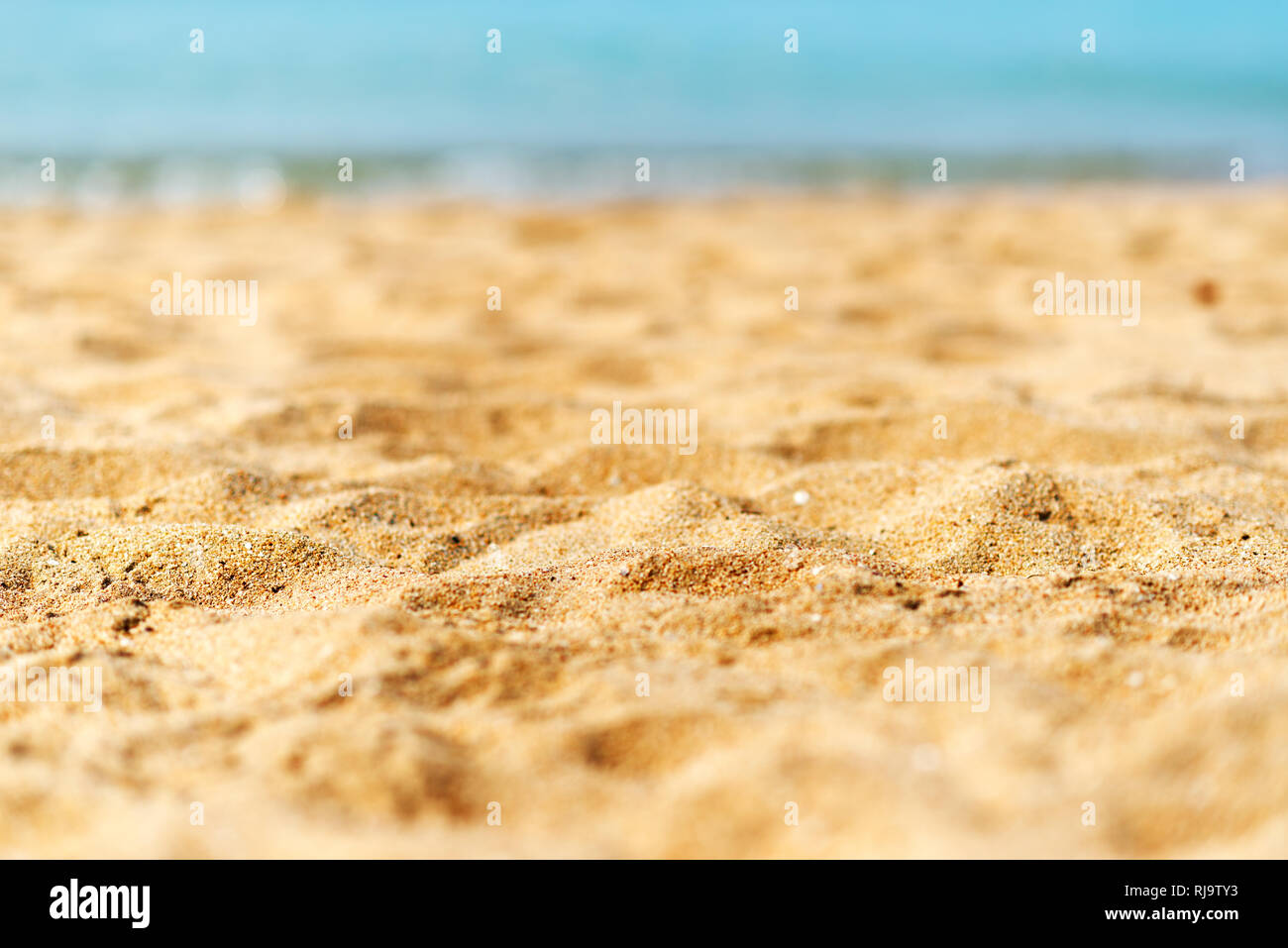 Sandy tropical beach Stock Photo - Alamy